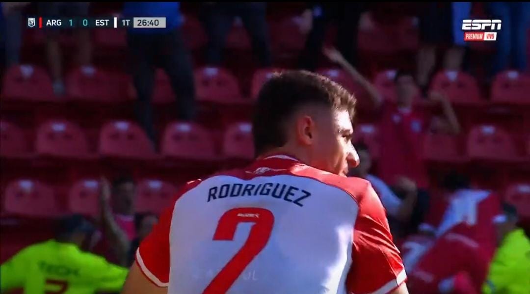 GRAVE ERROR DE FACUNDO RODRIGUEZ: El defensor de Estudiantes la dejó ...